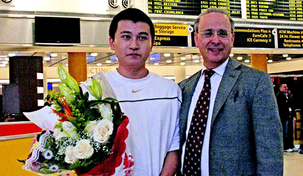 Mr. Chen Teng - 파룬따파 정보센터